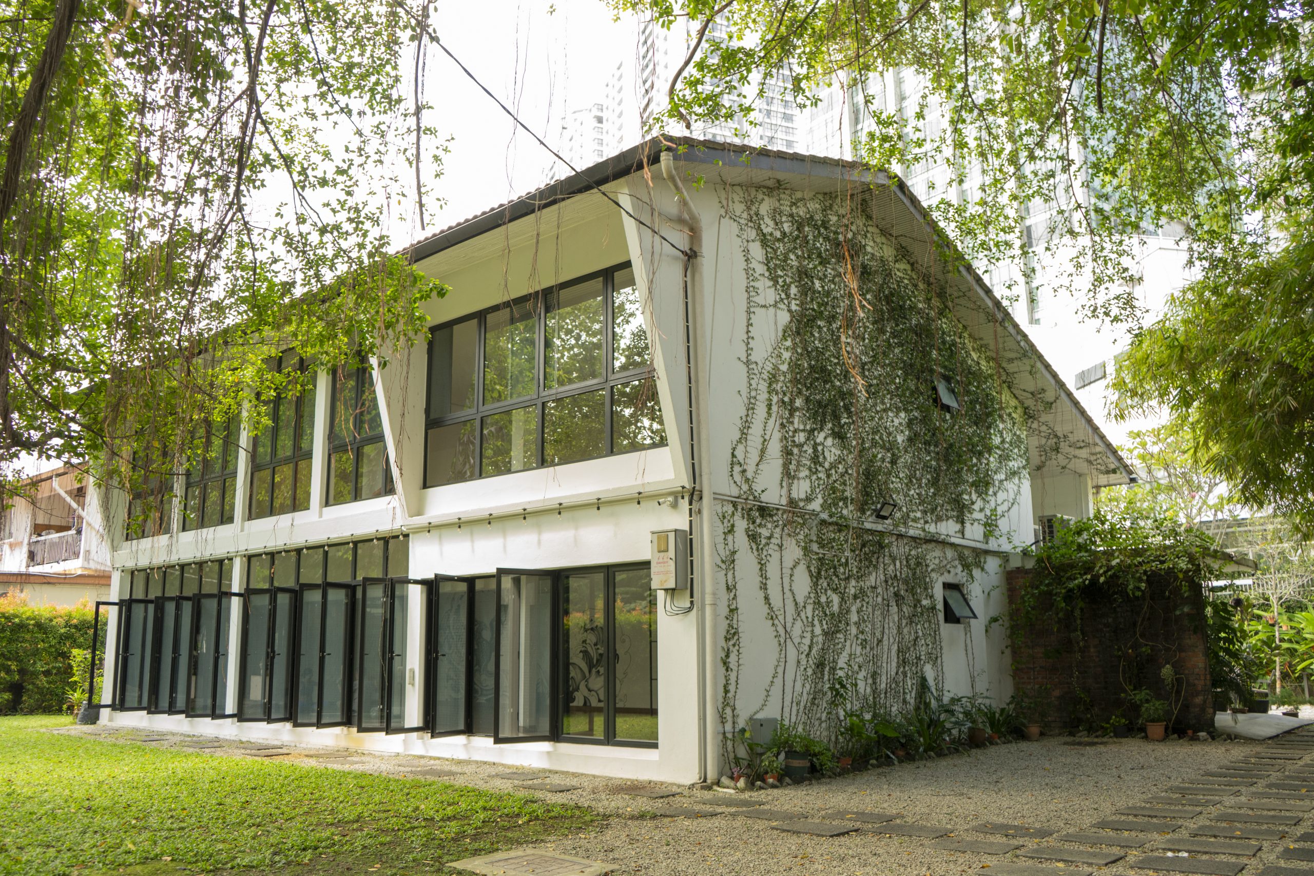 Essence - Damai Studio